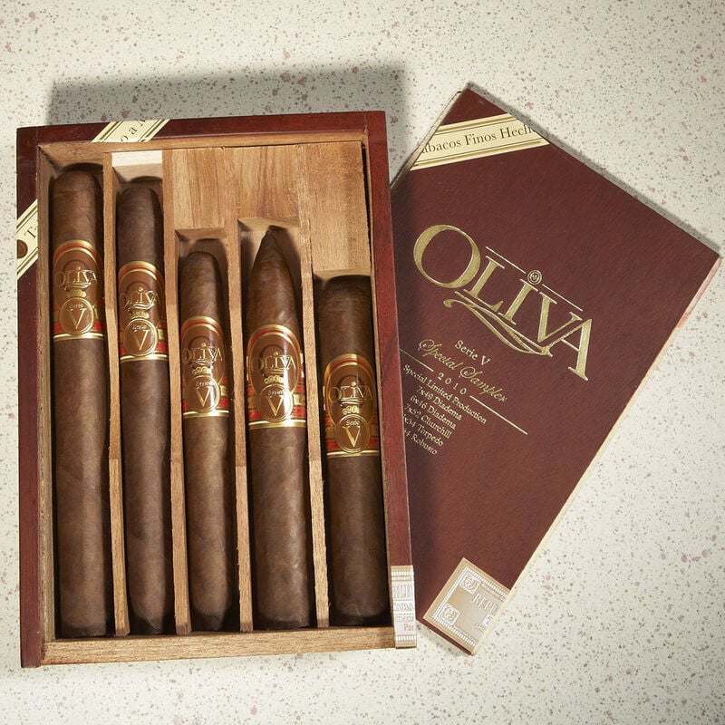 Oliva Serie 'V' Sampler Box | CIGAR.com