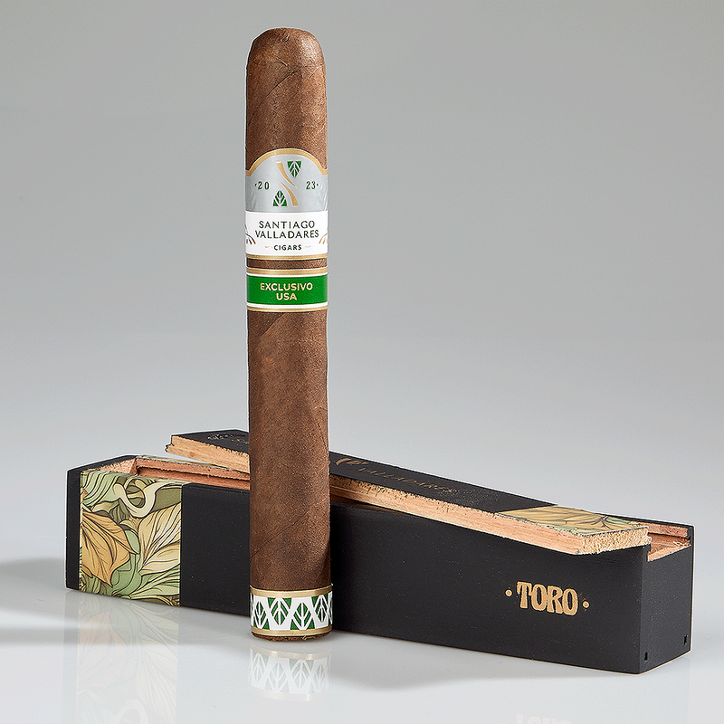 Oscar Valladares Santiago Valladares | CIGAR.com